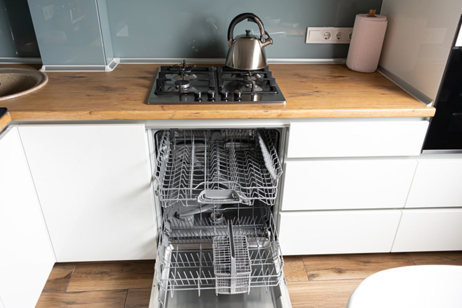 Why You Need To Stop Pre-Washing Your Dishes » Appliance Reviewer